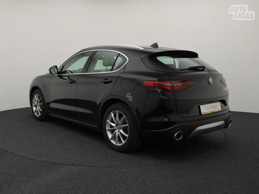 Black Alfa Romeo Stelvio 2019 in Vilnius, with an engine capacity of 2.20 L and mileage of 132 thousand km for 20999 €, photo 8 on AUTOMOTO.COM.LV