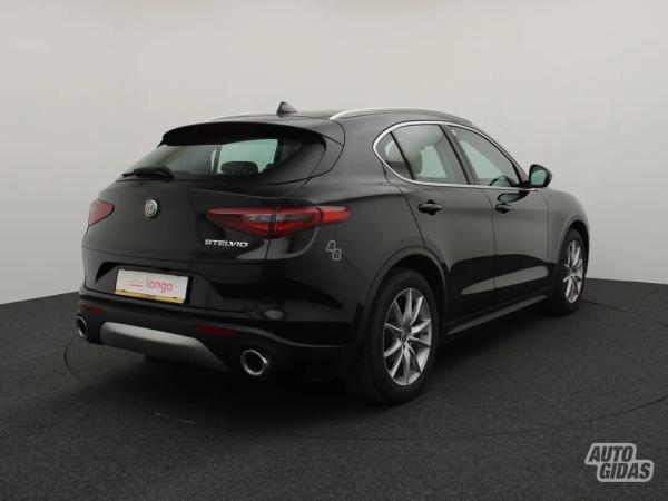 Black Alfa Romeo Stelvio 2019 in Vilnius, with an engine capacity of 2.20 L and mileage of 132 thousand km for 20999 €, photo 8 on AUTOMOTO.COM.LV