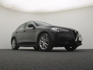 Black Alfa Romeo Stelvio 2019 in Vilnius, with an engine capacity of 2.20 L and mileage of 132 thousand km for 20999 €, photo 12 on AUTOMOTO.COM.LV