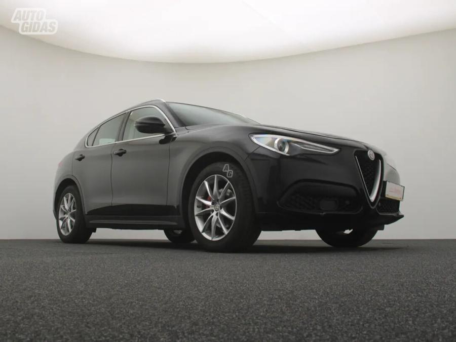 Black Alfa Romeo Stelvio 2019 in Vilnius, with an engine capacity of 2.20 L and mileage of 132 thousand km for 20999 €, photo 12 on AUTOMOTO.COM.LV
