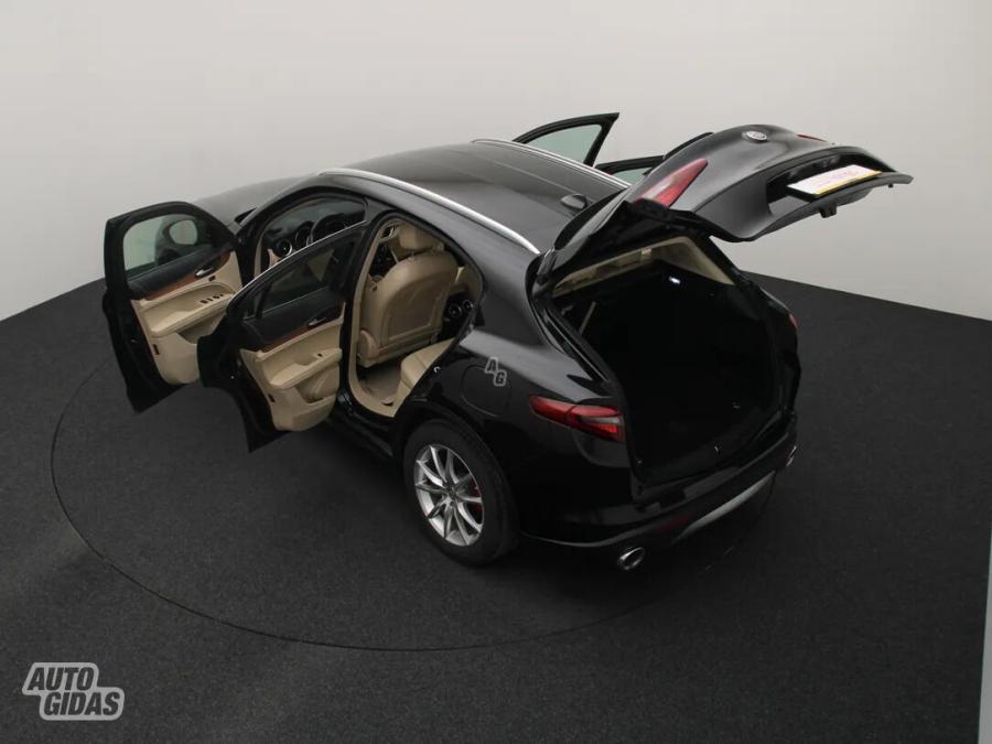 Black Alfa Romeo Stelvio 2019 in Vilnius, with an engine capacity of 2.20 L and mileage of 132 thousand km for 20999 €, photo 14 on AUTOMOTO.COM.LV