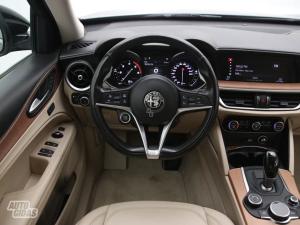Black Alfa Romeo Stelvio 2019 in Vilnius, with an engine capacity of 2.20 L and mileage of 132 thousand km for 20999 €, photo 18 on AUTOMOTO.COM.LV