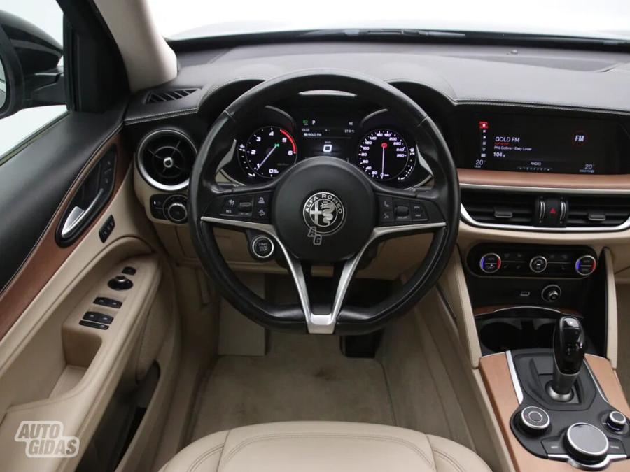 Black Alfa Romeo Stelvio 2019 in Vilnius, with an engine capacity of 2.20 L and mileage of 132 thousand km for 20999 €, photo 18 on AUTOMOTO.COM.LV