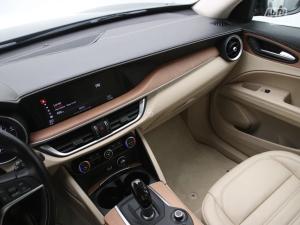 Black Alfa Romeo Stelvio 2019 in Vilnius, with an engine capacity of 2.20 L and mileage of 132 thousand km for 20999 €, photo 22 on AUTOMOTO.COM.LV