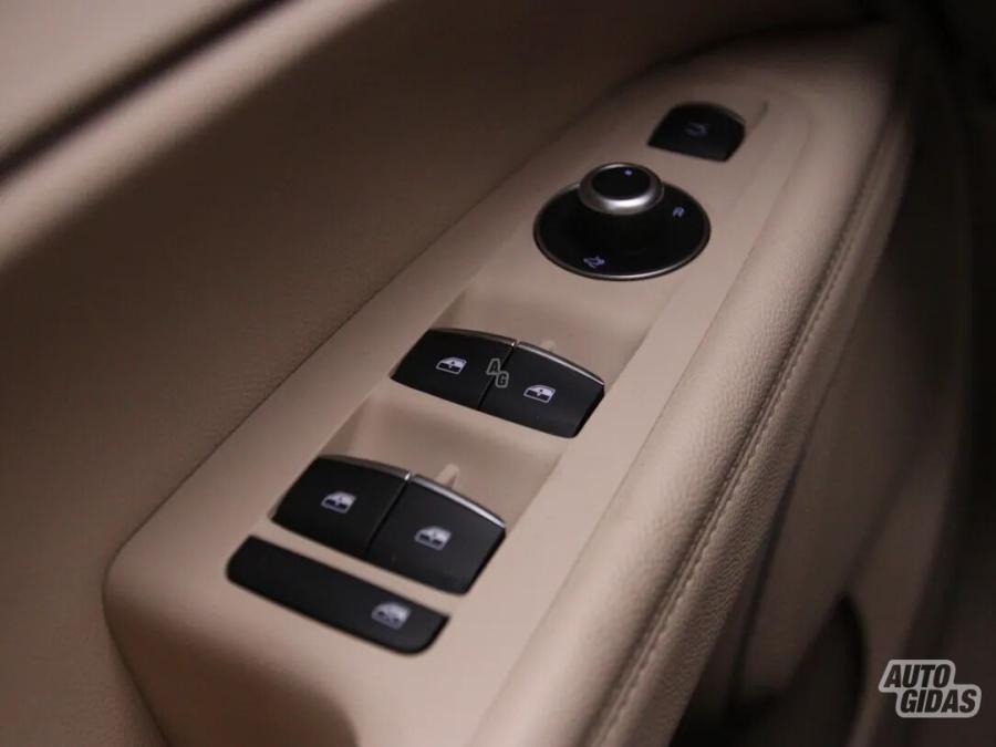 Black Alfa Romeo Stelvio 2019 in Vilnius, with an engine capacity of 2.20 L and mileage of 132 thousand km for 20999 €, photo 27 on AUTOMOTO.COM.LV