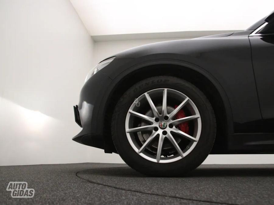 Black Alfa Romeo Stelvio 2019 in Vilnius, with an engine capacity of 2.20 L and mileage of 132 thousand km for 20999 €, photo 29 on AUTOMOTO.COM.LV