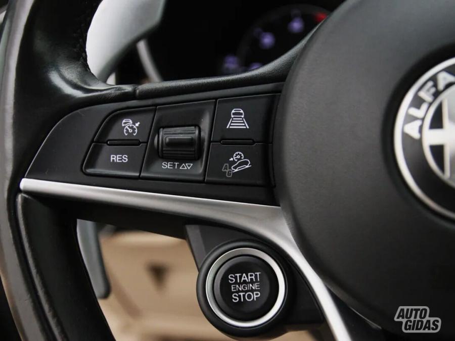Black Alfa Romeo Stelvio 2019 in Vilnius, with an engine capacity of 2.20 L and mileage of 132 thousand km for 20999 €, photo 32 on AUTOMOTO.COM.LV