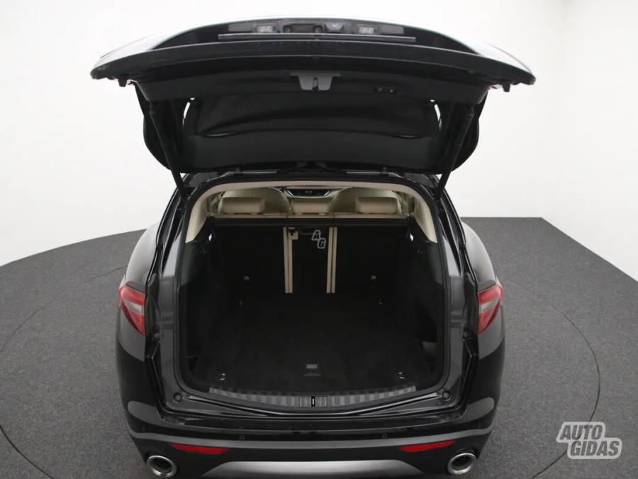 Black Alfa Romeo Stelvio 2019 in Vilnius, with an engine capacity of 2.20 L and mileage of 132 thousand km for 20999 €, photo 38 on AUTOMOTO.COM.LV