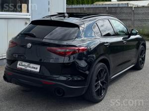Black Alfa Romeo Stelvio 2019 in Riga, with an engine capacity of 2.00 L and mileage of 173 thousand km for 22900 €, photo 6 on AUTOMOTO.COM.LV