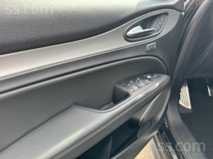 Black Alfa Romeo Stelvio 2019 in Riga, with an engine capacity of 2.00 L and mileage of 173 thousand km for 22900 €, photo 10 on AUTOMOTO.COM.LV