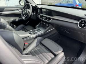 Black Alfa Romeo Stelvio 2019 in Riga, with an engine capacity of 2.00 L and mileage of 173 thousand km for 22900 €, photo 13 on AUTOMOTO.COM.LV