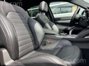 Black Alfa Romeo Stelvio 2019 in Riga, with an engine capacity of 2.00 L and mileage of 173 thousand km for 22900 €, photo 15 on AUTOMOTO.COM.LV