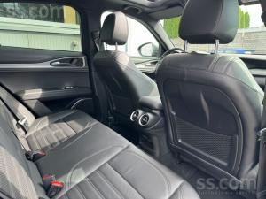 Black Alfa Romeo Stelvio 2019 in Riga, with an engine capacity of 2.00 L and mileage of 173 thousand km for 22900 €, photo 17 on AUTOMOTO.COM.LV