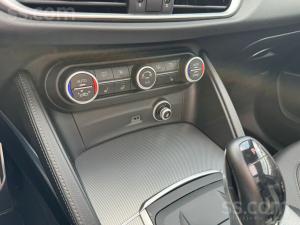 Black Alfa Romeo Stelvio 2019 in Riga, with an engine capacity of 2.00 L and mileage of 173 thousand km for 22900 €, photo 22 on AUTOMOTO.COM.LV