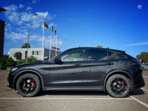 Black Alfa Romeo Stelvio 2020 in Vilnius, with an engine capacity of 2.00 L and mileage of 75 thousand km for 23999 €, photo 5 on AUTOMOTO.COM.LV
