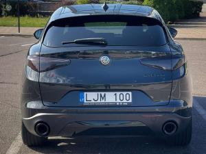 Black Alfa Romeo Stelvio 2020 in Vilnius, with an engine capacity of 2.00 L and mileage of 75 thousand km for 23999 €, photo 7 on AUTOMOTO.COM.LV