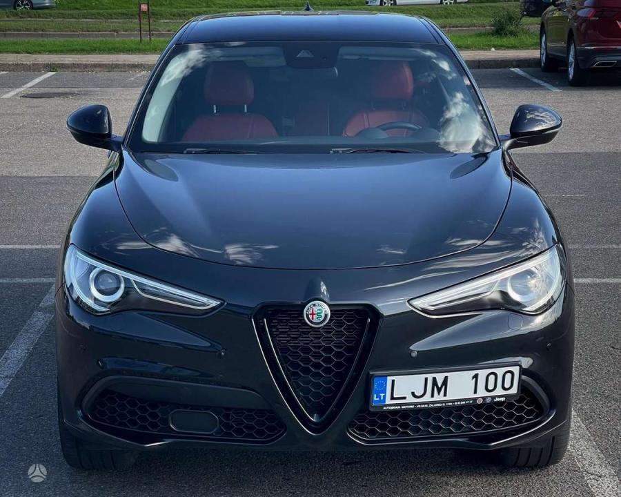 Black Alfa Romeo Stelvio 2020 in Vilnius, with an engine capacity of 2.00 L and mileage of 75 thousand km for 23999 €, photo 8 on AUTOMOTO.COM.LV