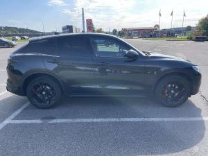 Black Alfa Romeo Stelvio 2020 in Vilnius, with an engine capacity of 2.00 L and mileage of 75 thousand km for 23999 €, photo 9 on AUTOMOTO.COM.LV