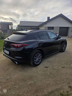 Melns Alfa Romeo Stelvio 2020 Kauņa, ar dzinēja tilpumu 2.14 L un nobraukumu 160 tūkst. km par 14800 €, foto 4 vietnē AUTOMOTO.COM.LV