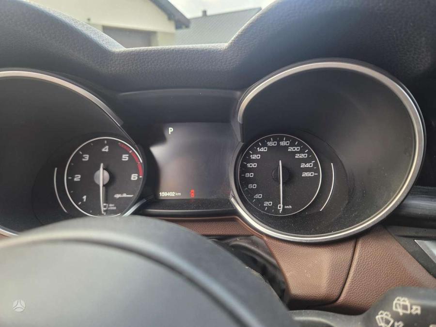 Melns Alfa Romeo Stelvio 2020 Kauņa, ar dzinēja tilpumu 2.14 L un nobraukumu 160 tūkst. km par 14800 €, foto 6 vietnē AUTOMOTO.COM.LV