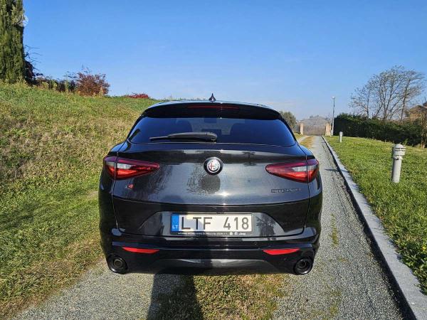 Melns Alfa Romeo Stelvio 2021 Viļņa, ar dzinēja tilpumu 2.00 L un nobraukumu 122 tūkst. km par 28000 €, foto 8 vietnē AUTOMOTO.COM.LV