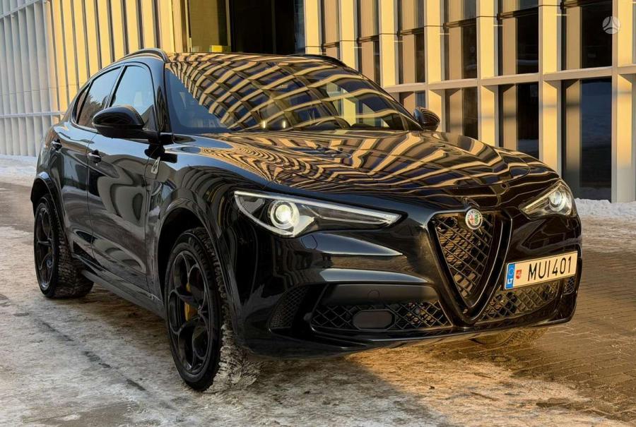 Melns Alfa Romeo Stelvio 2021 Viļņa, ar dzinēja tilpumu 2.89 L un nobraukumu 81 tūkst. km par 43900 €, foto 3 vietnē AUTOMOTO.COM.LV