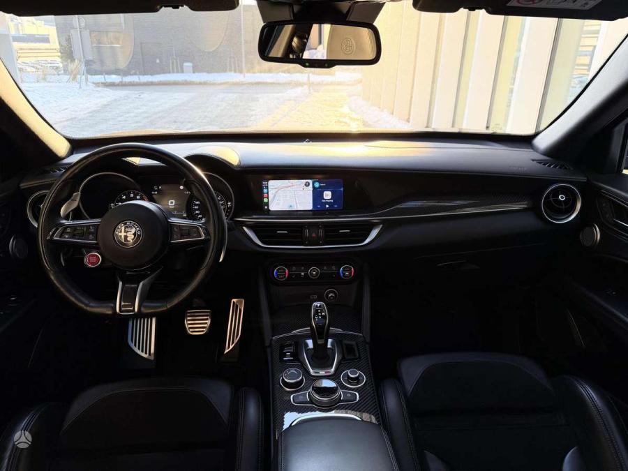 Melns Alfa Romeo Stelvio 2021 Viļņa, ar dzinēja tilpumu 2.89 L un nobraukumu 81 tūkst. km par 43900 €, foto 9 vietnē AUTOMOTO.COM.LV