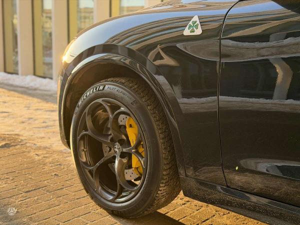 Melns Alfa Romeo Stelvio 2021 Viļņa, ar dzinēja tilpumu 2.89 L un nobraukumu 81 tūkst. km par 43900 €, foto 11 vietnē AUTOMOTO.COM.LV