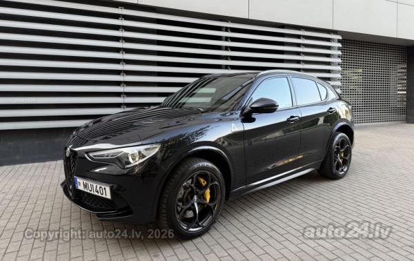 Melns Alfa Romeo Stelvio 2021 Rīga, ar dzinēja tilpumu 2.89 L un nobraukumu 81 tūkst. km par 43900 €, foto 1 vietnē AUTOMOTO.COM.LV