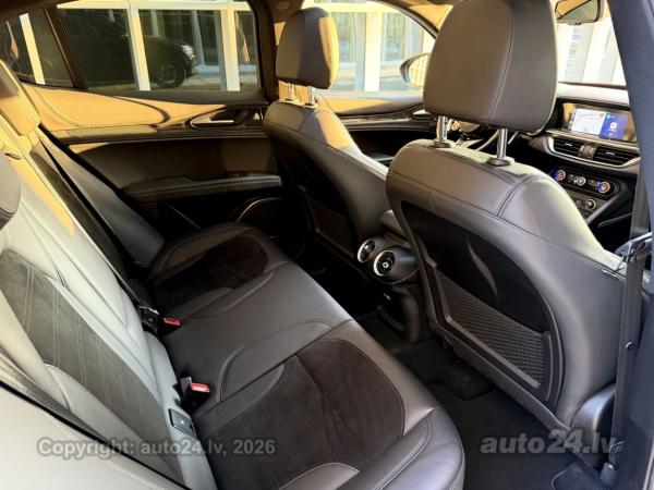 Melns Alfa Romeo Stelvio 2021 Rīga, ar dzinēja tilpumu 2.89 L un nobraukumu 81 tūkst. km par 43900 €, foto 10 vietnē AUTOMOTO.COM.LV