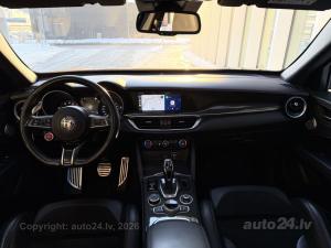 Black Alfa Romeo Stelvio 2021 in Riga, with an engine capacity of 2.89 L and mileage of 81 thousand km for 43900 €, photo 8 on AUTOMOTO.COM.LV