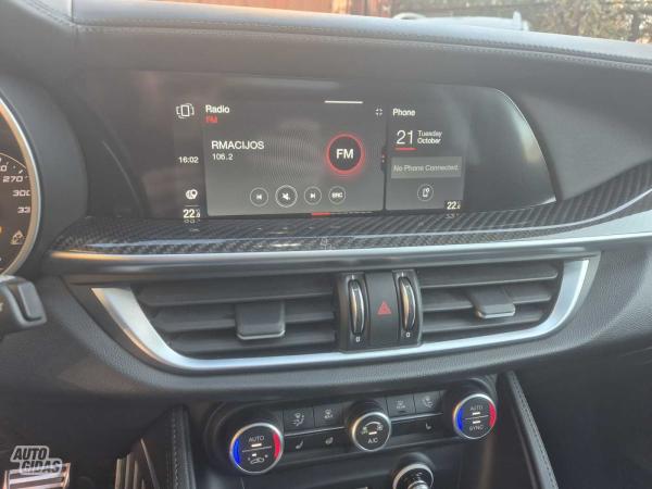 Black Alfa Romeo Stelvio 2023 in Vilnius, with an engine capacity of 2.90 L and mileage of 90 thousand km for 43500 €, photo 11 on AUTOMOTO.COM.LV
