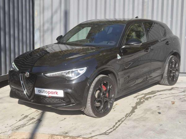 Black Alfa Romeo Stelvio 2023 in Vilnius, with an engine capacity of 2.89 L and mileage of 90 thousand km for 45900 €, photo 1 on AUTOMOTO.COM.LV