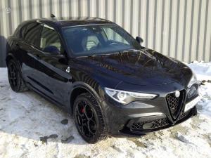 Black Alfa Romeo Stelvio 2023 in Vilnius, with an engine capacity of 2.89 L and mileage of 93 thousand km for 45900 €, photo 2 on AUTOMOTO.COM.LV