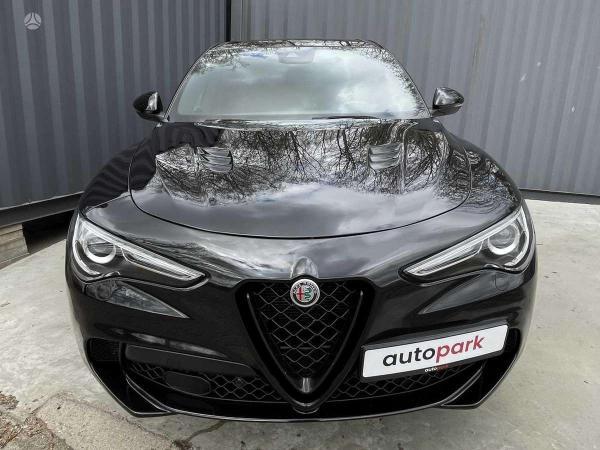 Black Alfa Romeo Stelvio 2023 in Vilnius, with an engine capacity of 2.89 L and mileage of 93 thousand km for 43500 €, photo 4 on AUTOMOTO.COM.LV