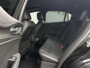 Melns Alfa Romeo Stelvio 2023 Viļņa, ar dzinēja tilpumu 2.89 L un nobraukumu 93 tūkst. km par 43500 €, foto 16 vietnē AUTOMOTO.COM.LV