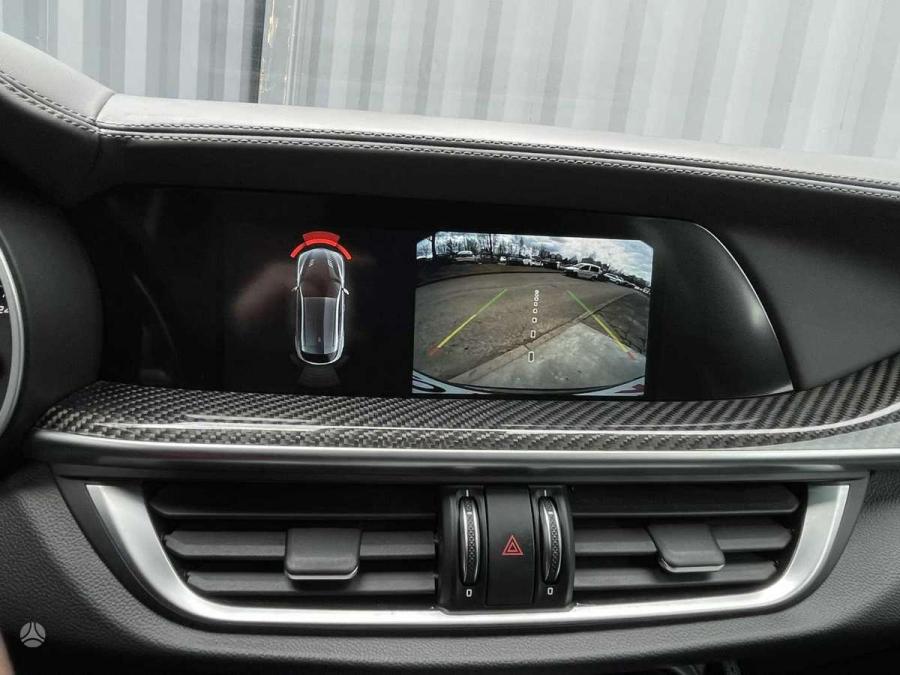 Melns Alfa Romeo Stelvio 2023 Viļņa, ar dzinēja tilpumu 2.89 L un nobraukumu 93 tūkst. km par 43500 €, foto 20 vietnē AUTOMOTO.COM.LV