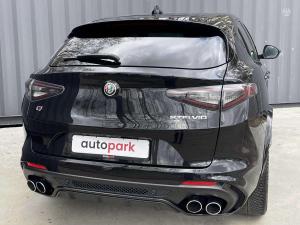 Melns Alfa Romeo Stelvio 2023 Viļņa, ar dzinēja tilpumu 2.89 L un nobraukumu 93 tūkst. km par 43500 €, foto 8 vietnē AUTOMOTO.COM.LV