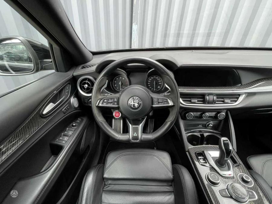 Melns Alfa Romeo Stelvio 2023 Viļņa, ar dzinēja tilpumu 2.89 L un nobraukumu 93 tūkst. km par 43500 €, foto 19 vietnē AUTOMOTO.COM.LV
