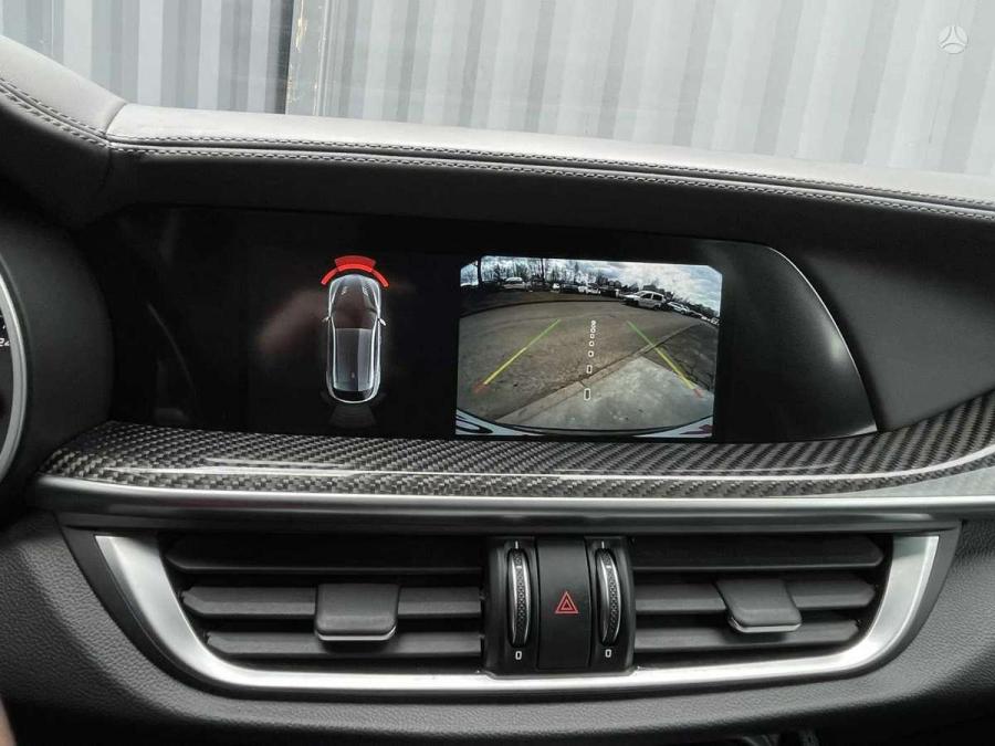Melns Alfa Romeo Stelvio 2023 Viļņa, ar dzinēja tilpumu 2.89 L un nobraukumu 93 tūkst. km par 43500 €, foto 20 vietnē AUTOMOTO.COM.LV