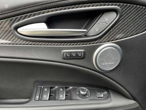 Melns Alfa Romeo Stelvio 2023 Viļņa, ar dzinēja tilpumu 2.89 L un nobraukumu 93 tūkst. km par 43500 €, foto 24 vietnē AUTOMOTO.COM.LV