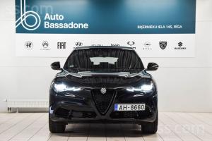 Melns Alfa Romeo Stelvio 2024 Rīga, ar dzinēja tilpumu 2.00 L un nobraukumu 6 tūkst. km par 52990 €, foto 2 vietnē AUTOMOTO.COM.LV