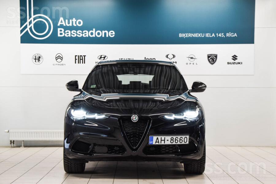 Melns Alfa Romeo Stelvio 2024 Rīga, ar dzinēja tilpumu 2.00 L un nobraukumu 6 tūkst. km par 52990 €, foto 2 vietnē AUTOMOTO.COM.LV