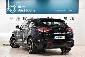 Melns Alfa Romeo Stelvio 2024 Rīga, ar dzinēja tilpumu 2.00 L un nobraukumu 6 tūkst. km par 52990 €, foto 7 vietnē AUTOMOTO.COM.LV