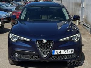 Zils Alfa Romeo Stelvio 2017 Rīga, ar dzinēja tilpumu 2.20 L un nobraukumu 106 tūkst. km par 19900 €, foto 3 vietnē AUTOMOTO.COM.LV
