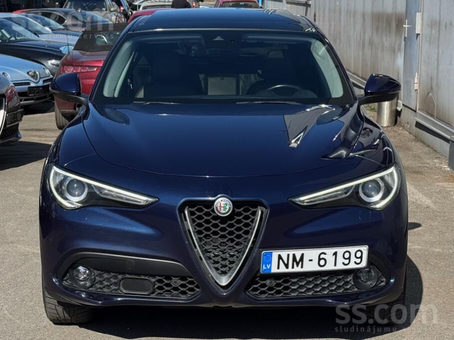 Zils Alfa Romeo Stelvio 2017 Rīga, ar dzinēja tilpumu 2.20 L un nobraukumu 106 tūkst. km par 19900 €, foto 3 vietnē AUTOMOTO.COM.LV