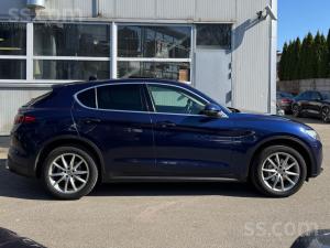 Zils Alfa Romeo Stelvio 2017 Rīga, ar dzinēja tilpumu 2.20 L un nobraukumu 106 tūkst. km par 19900 €, foto 5 vietnē AUTOMOTO.COM.LV
