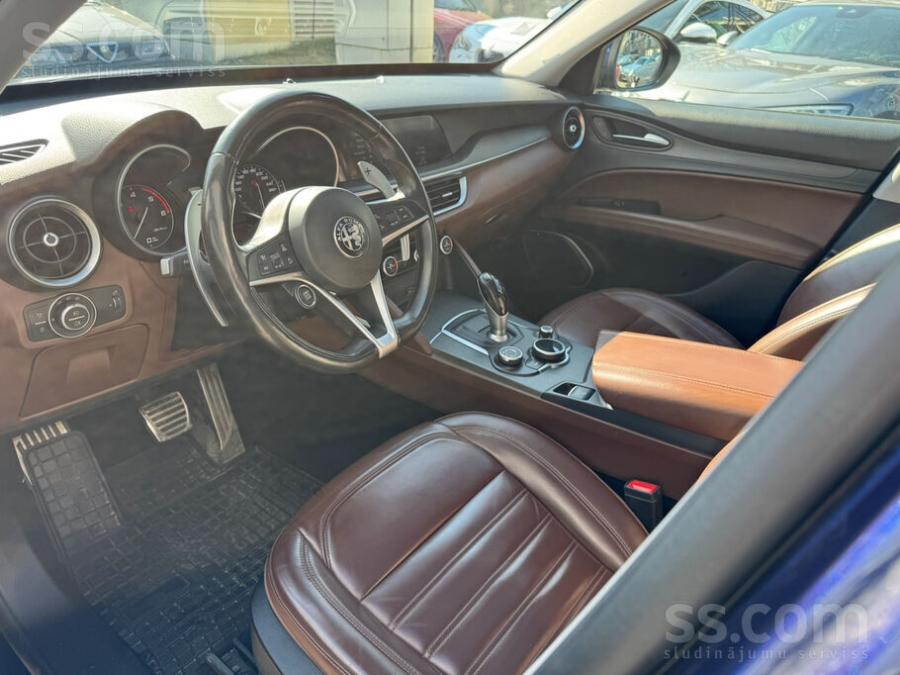Zils Alfa Romeo Stelvio 2017 Rīga, ar dzinēja tilpumu 2.20 L un nobraukumu 106 tūkst. km par 19900 €, foto 9 vietnē AUTOMOTO.COM.LV