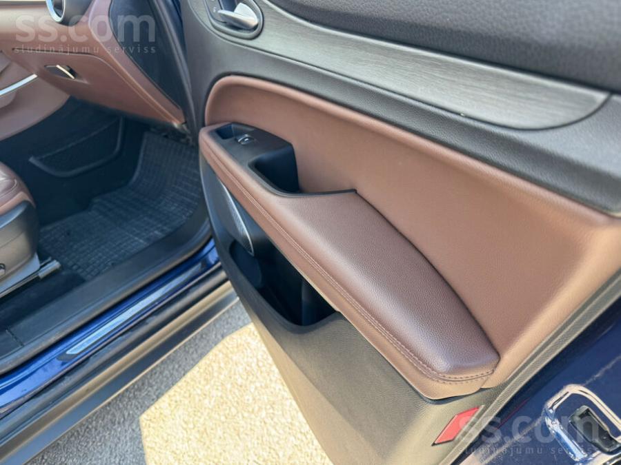 Zils Alfa Romeo Stelvio 2017 Rīga, ar dzinēja tilpumu 2.20 L un nobraukumu 106 tūkst. km par 19900 €, foto 14 vietnē AUTOMOTO.COM.LV