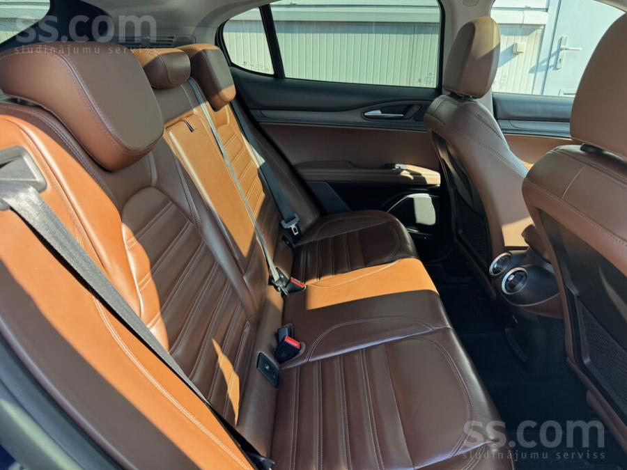Zils Alfa Romeo Stelvio 2017 Rīga, ar dzinēja tilpumu 2.20 L un nobraukumu 106 tūkst. km par 19900 €, foto 18 vietnē AUTOMOTO.COM.LV